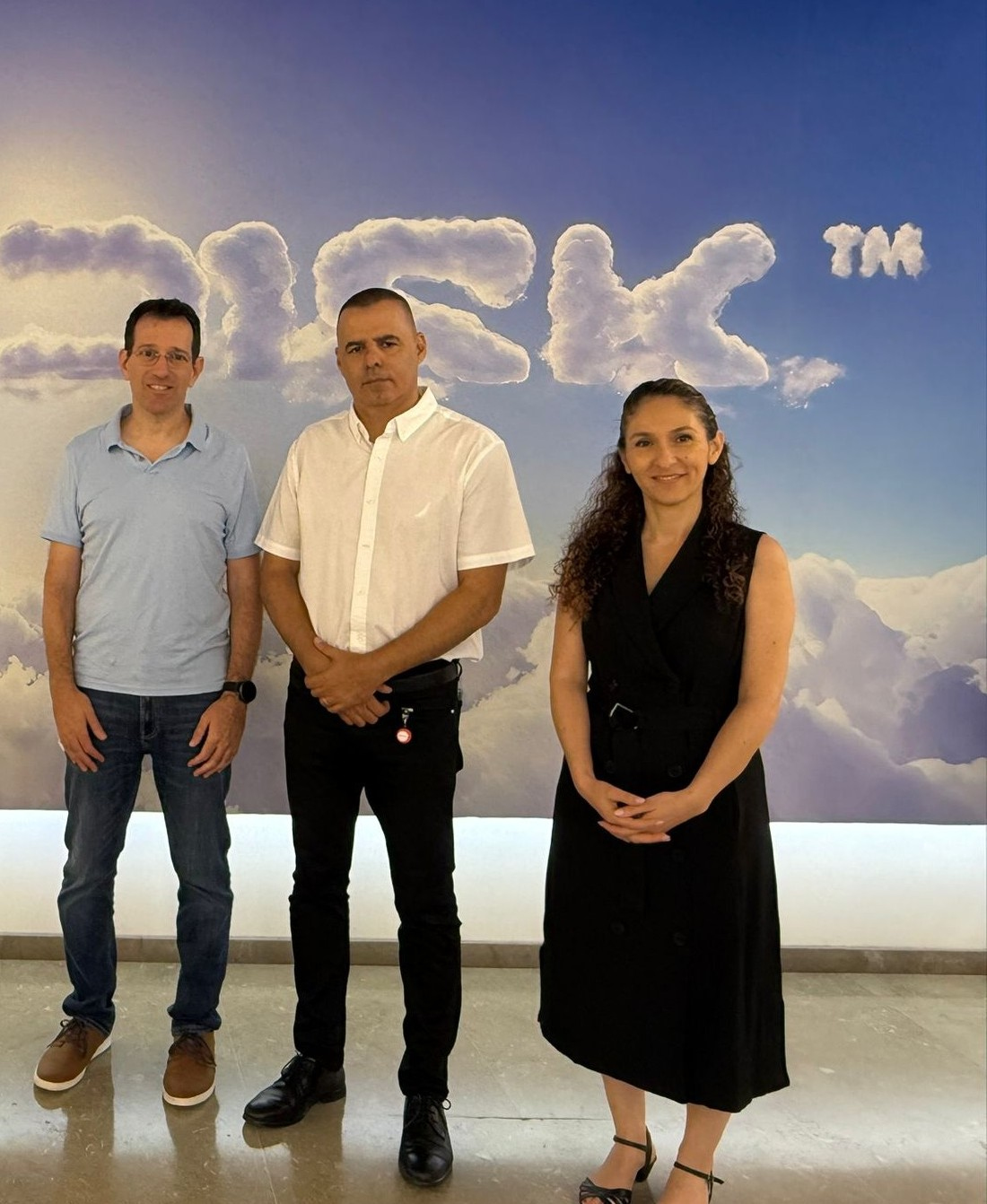חדשנות עולמית תוצרת כפר סבא: ראש העיר רפי סער קיים ביקור רשמי במרכז ...